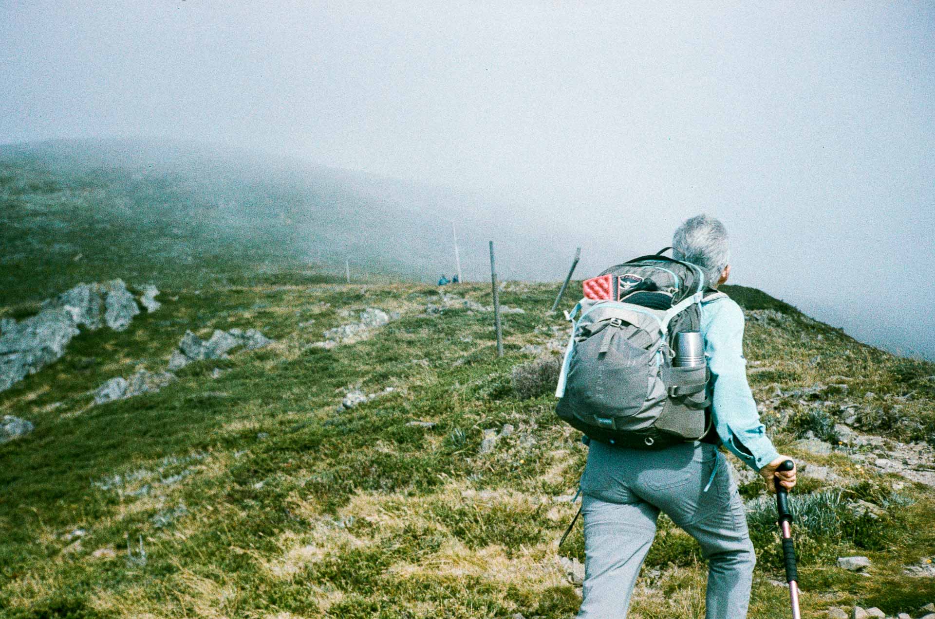 The Science Behind the Therapeutic Rhythm of Walking - We Are Explorers