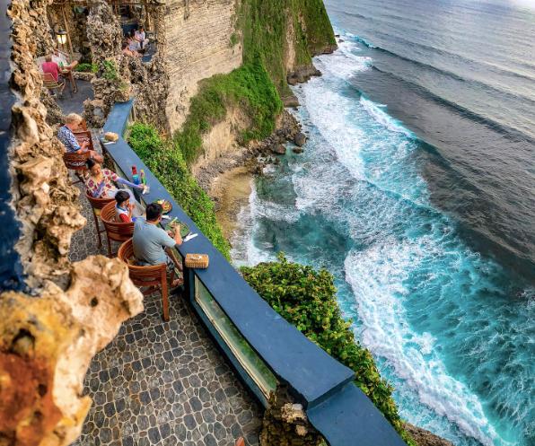 The Bali Bible | Malini Uluwatu - Seafood & Sunset